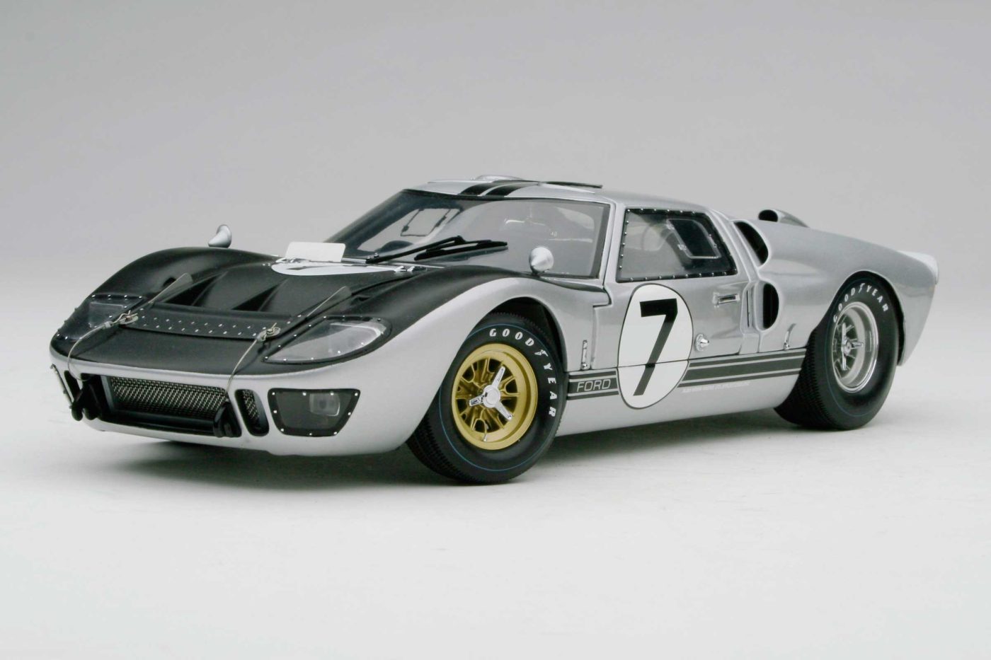 Exoto | 1966 Exoto Ford GT40 Mk II | 1966 Le Mans 24 Hours | Graham ...